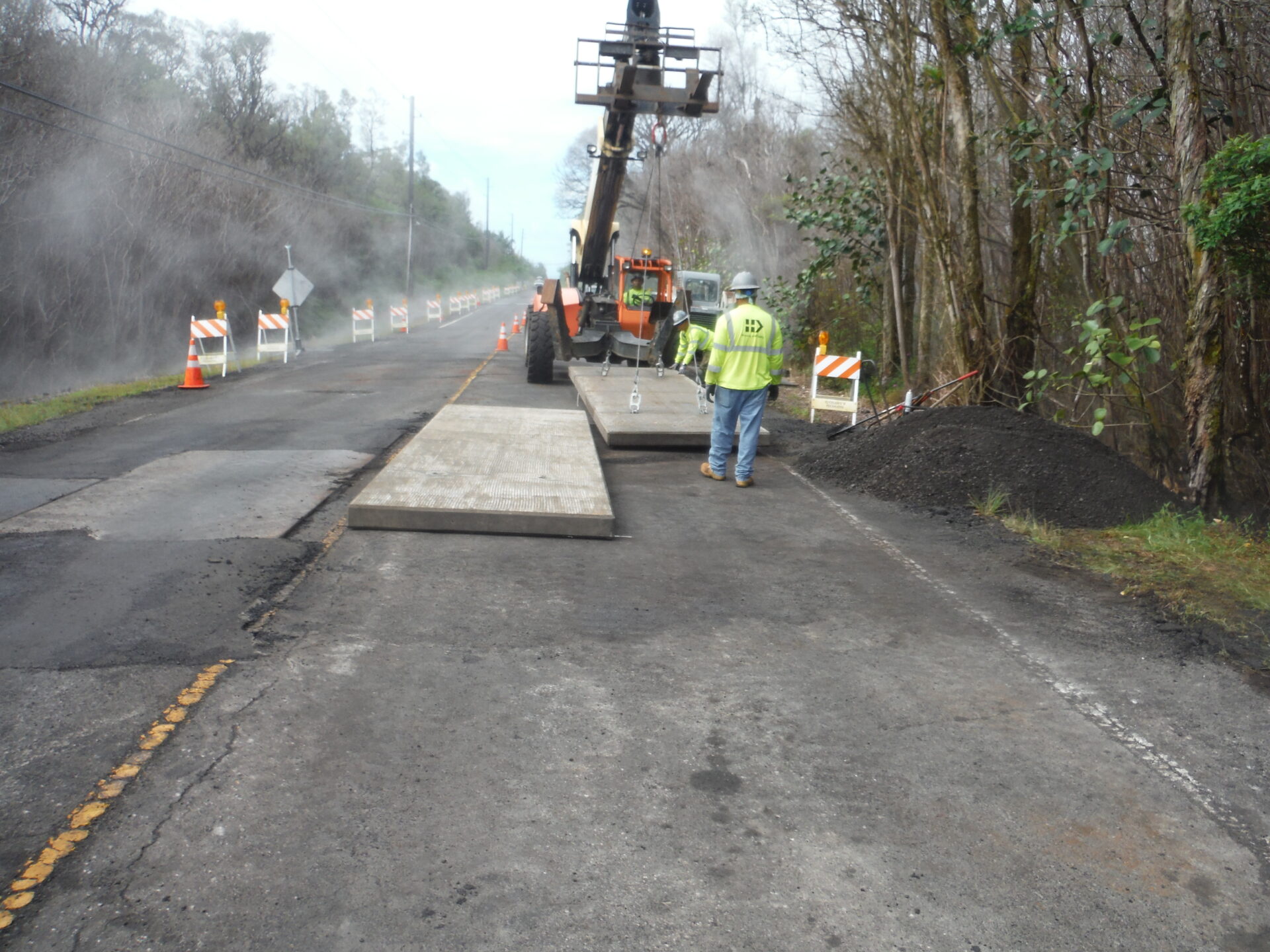 Hawaii DOT Uses Heat-Resistant Panels to Protect Highways From Lava ...